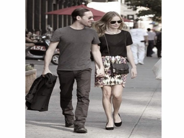 Types of handshakes and what they mean - PsychMechanics